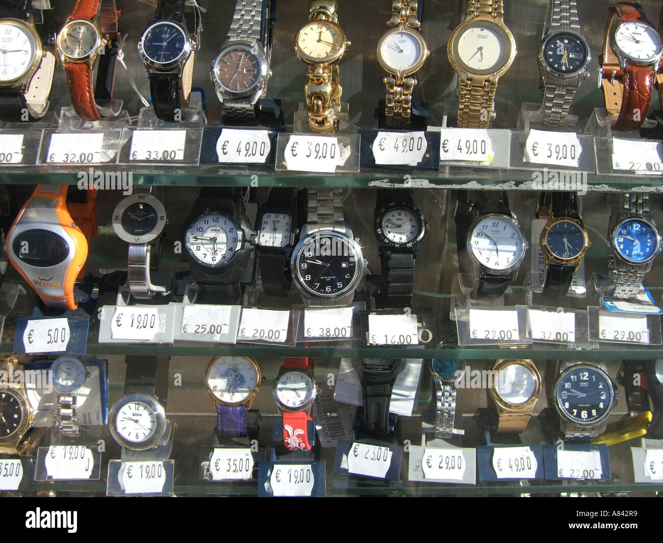 watches in shop window display Stock Photo - Alamy