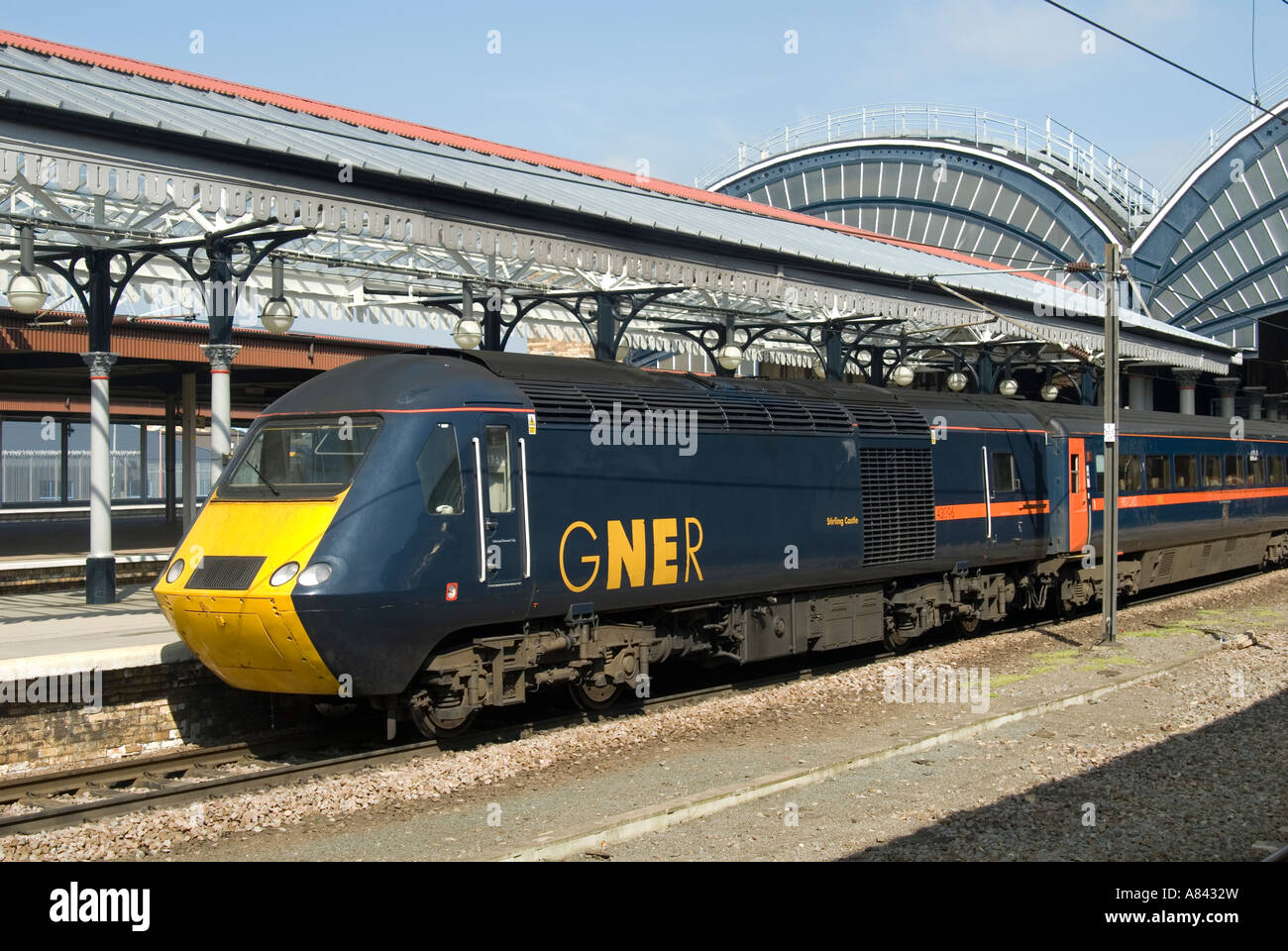 GNER class 43 125 high speed train at york railway station in the uk ...