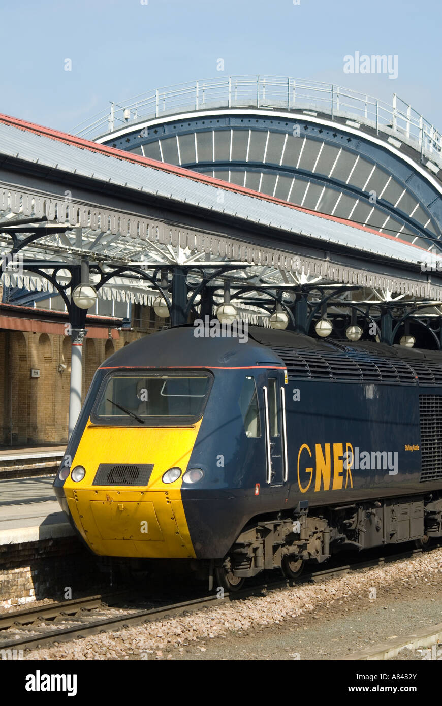 GNER class 43 125 high speed train at York railway station England ...