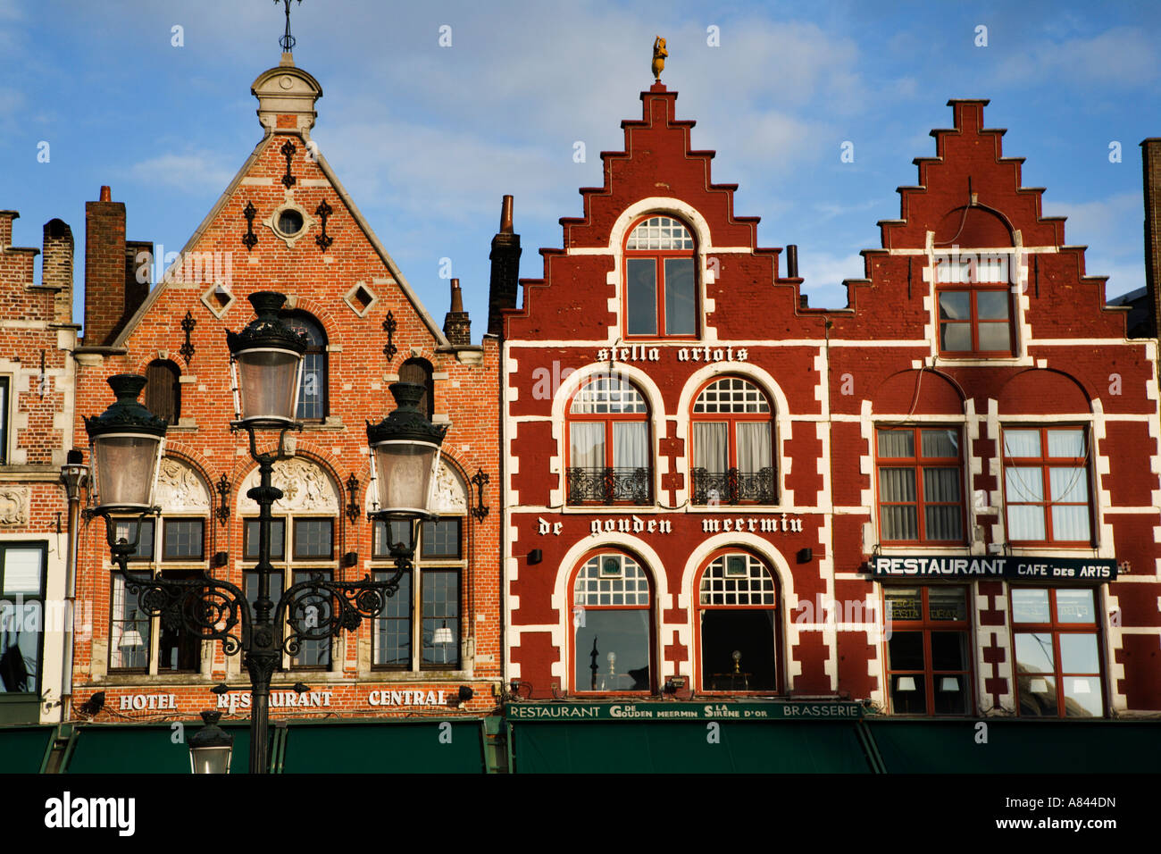 Street light buildings in bruges hi-res stock photography and images ...