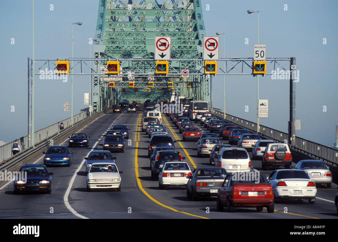 Traffic cars highway montreal hi-res stock photography and images - Alamy
