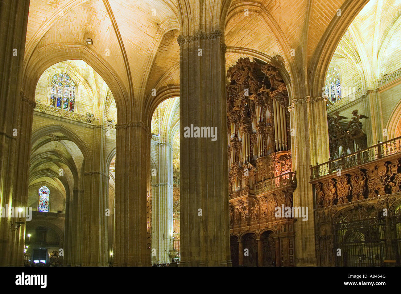 La giralda interior seville hi-res stock photography and images - Alamy