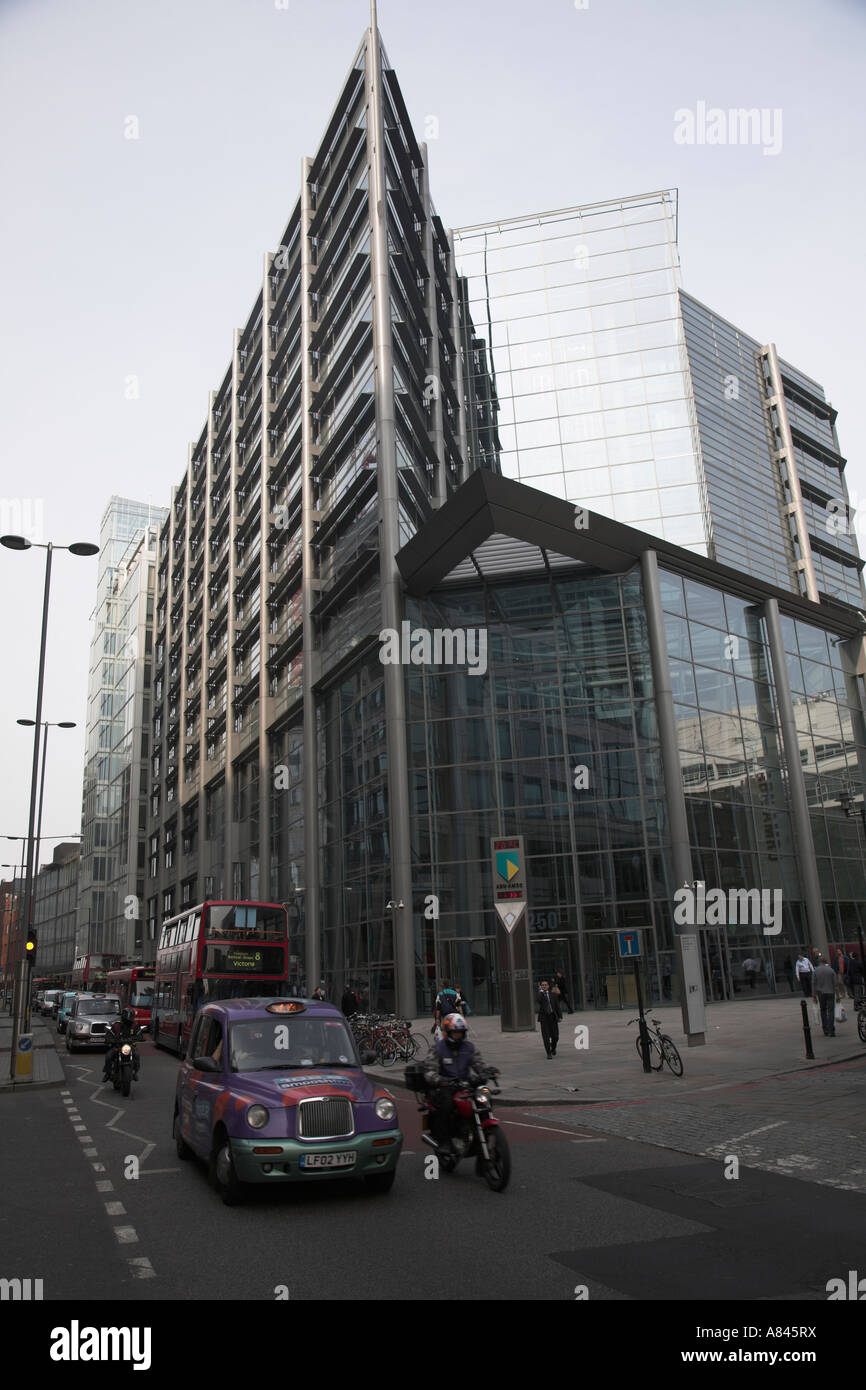 Abn Amro building traffic and taxi Shoreditch High Street, London ...