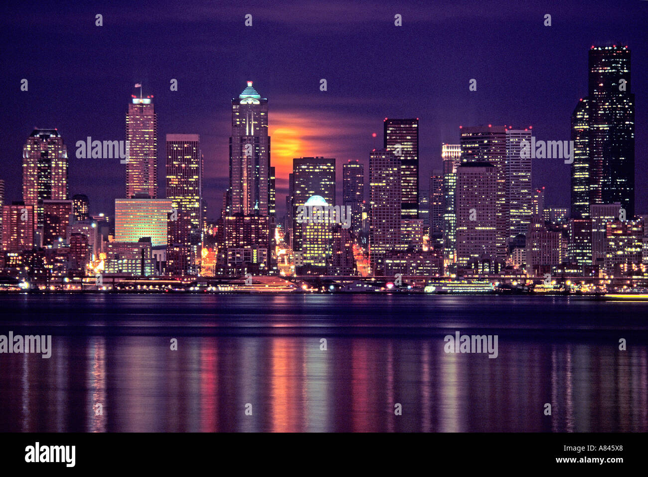Moonrise over downtown Seattle Stock Photo - Alamy