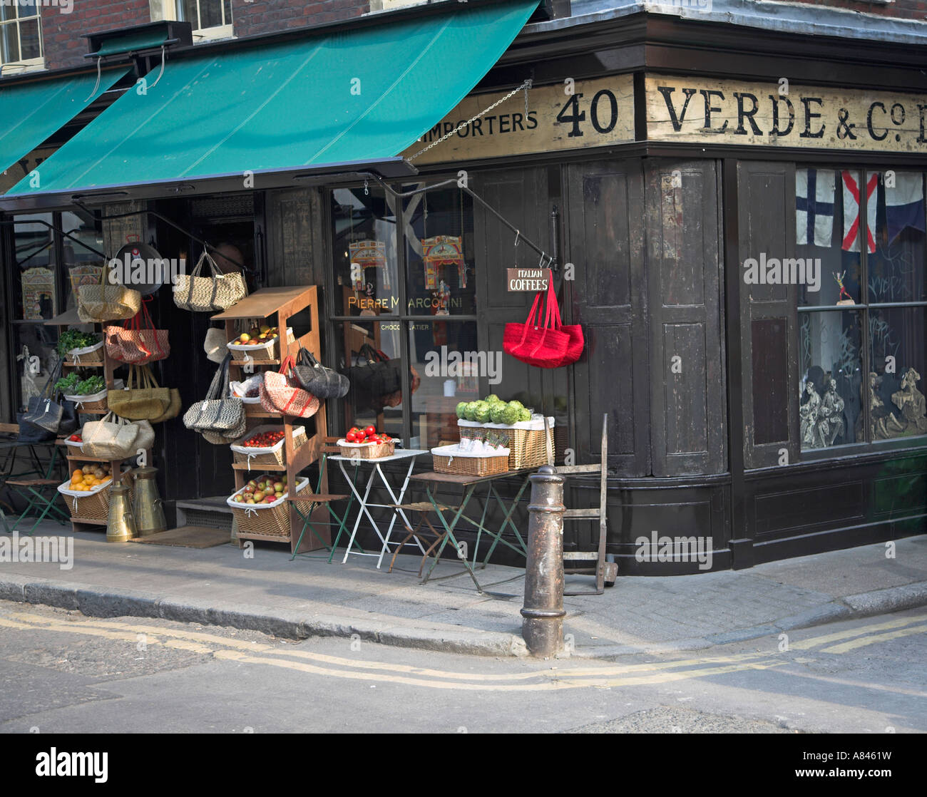 Spitalfields london street hi-res stock photography and images - Alamy