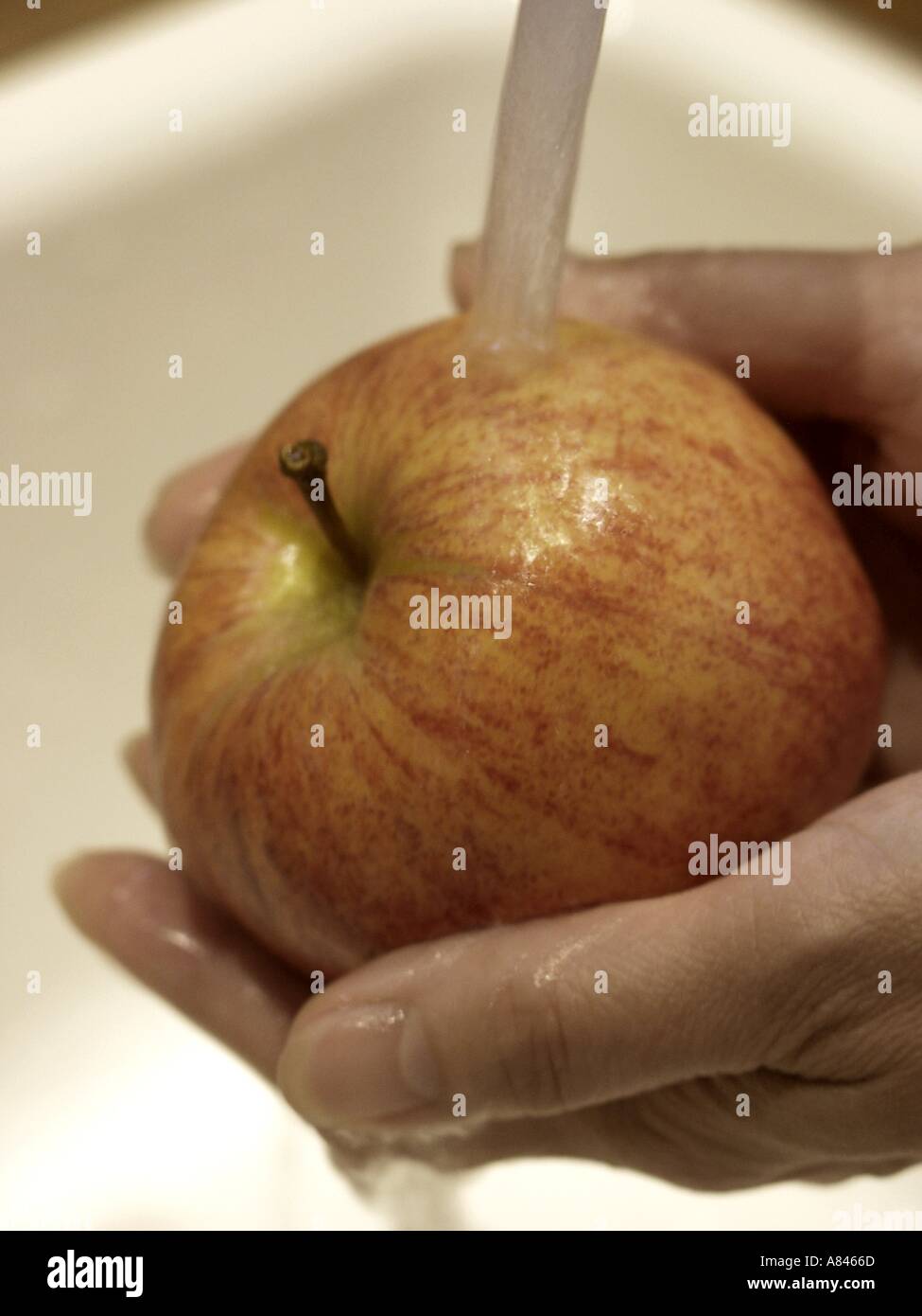 Apple cleaning hi-res stock photography and images - Alamy