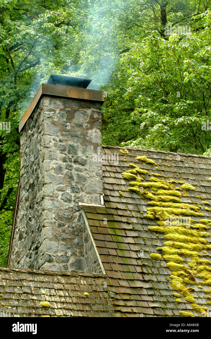 Multnomah Falls Lodge, Oregon Stock Photo - Alamy