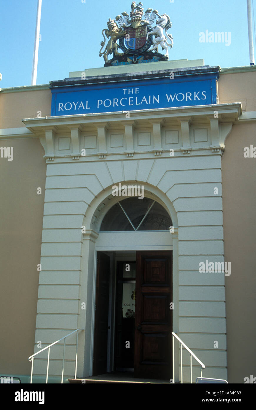 Porcelain works hi-res stock photography and images - Alamy