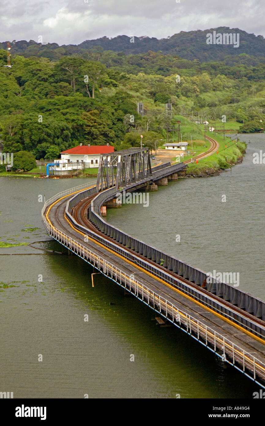 Panama Railway along Panama Canal Stock Photo - Alamy