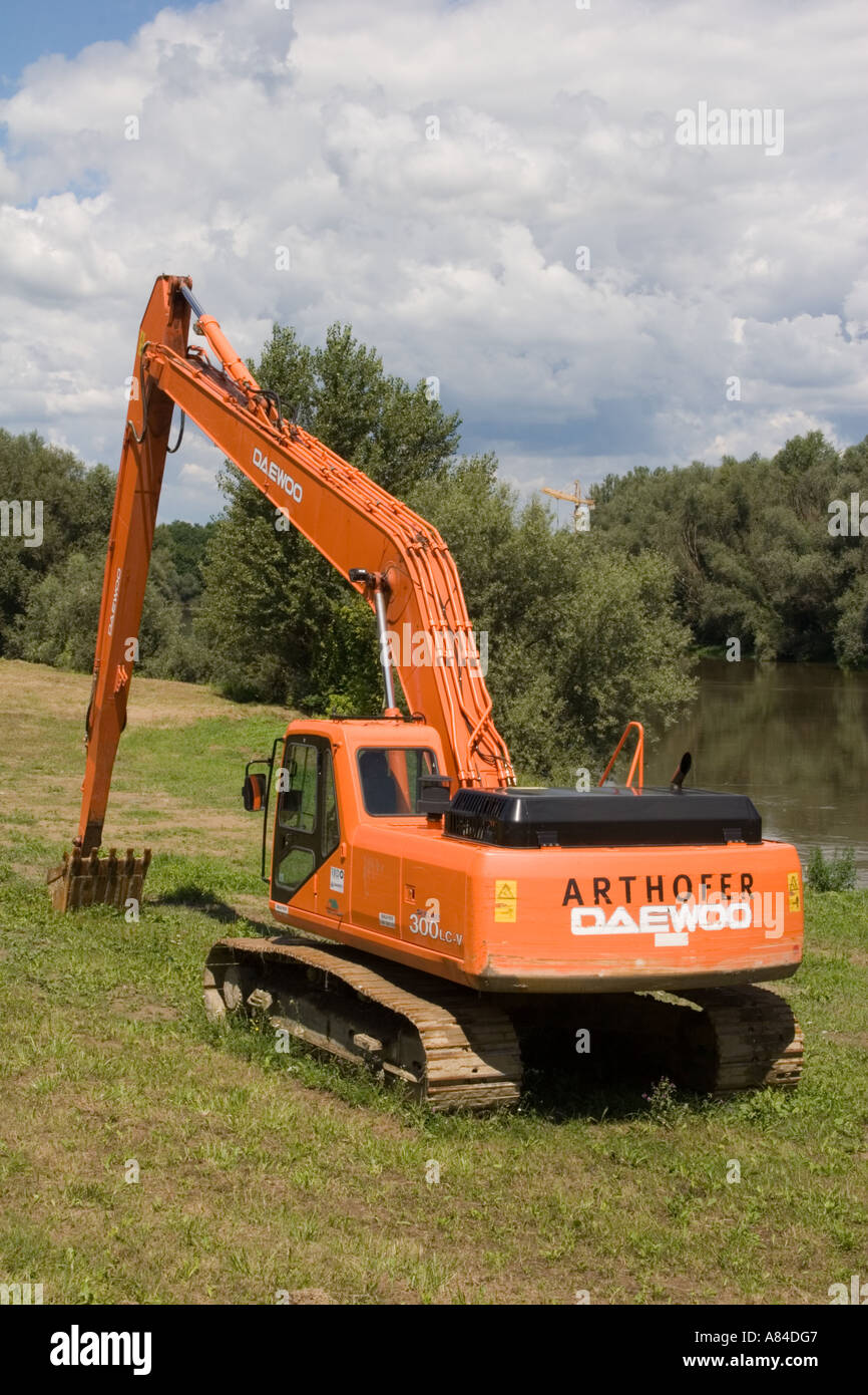Excavator river vertical hi-res stock photography and images - Alamy