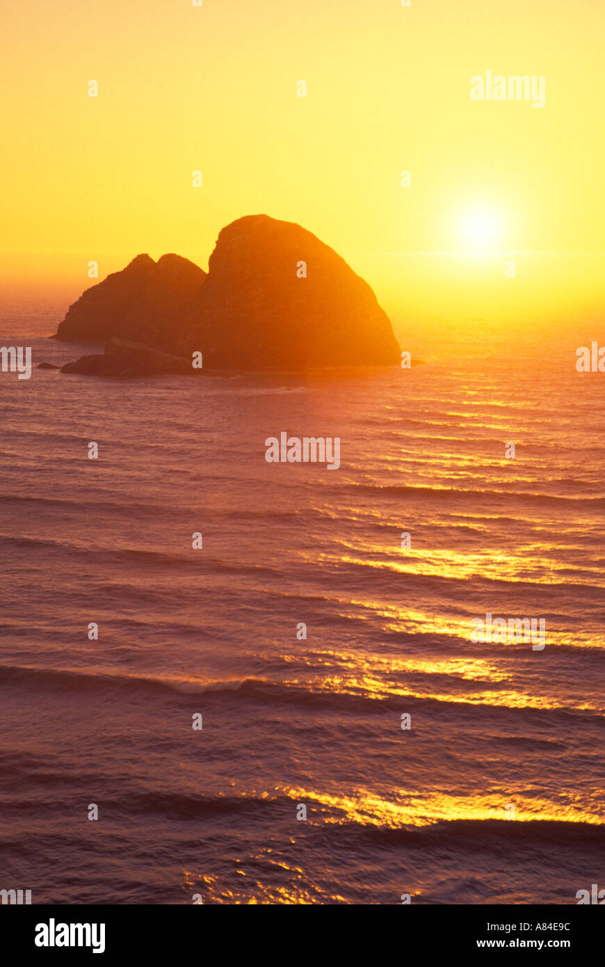 Scenes oceanside hi-res stock photography and images - Alamy