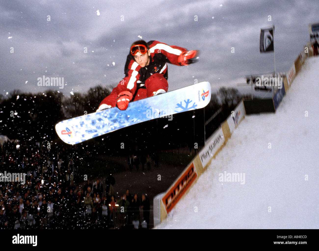 Snowboard half pipe teen hi-res stock photography and images - Alamy