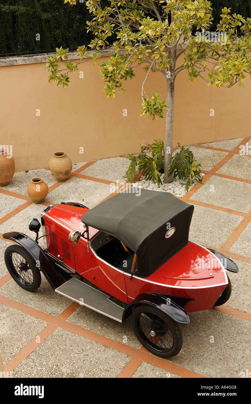 The Loryc vintage car Stock Photo - Alamy