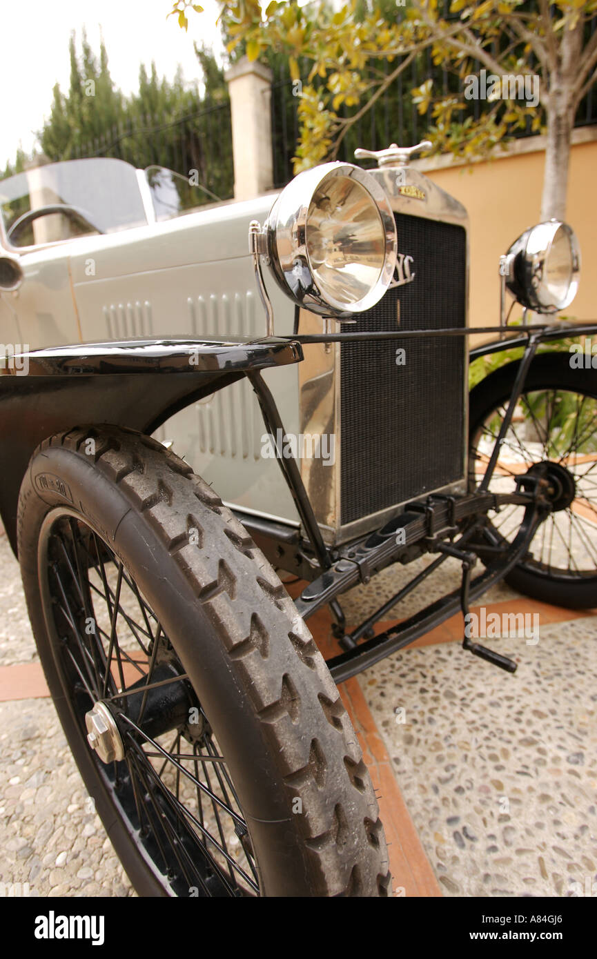 Loryc vintage car Stock Photo - Alamy