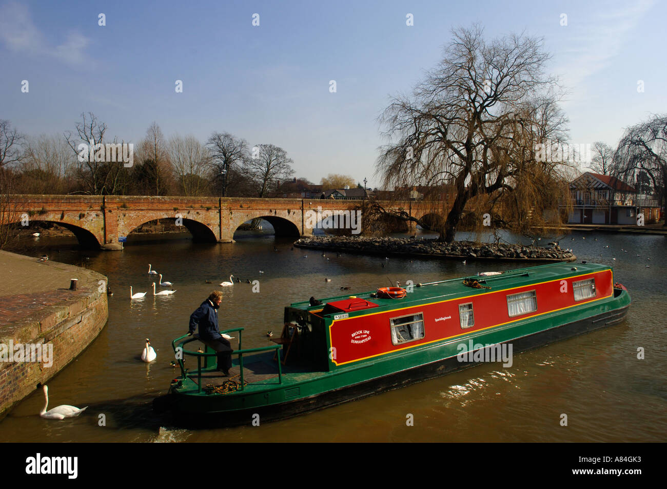 Canal boat on the River Avon in Stratford-upon-Avon, Warwickshire ...