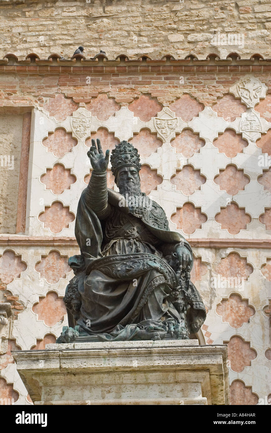 Perugia, Umbria, Italy. Statue of Pope Julius III in front of the ...