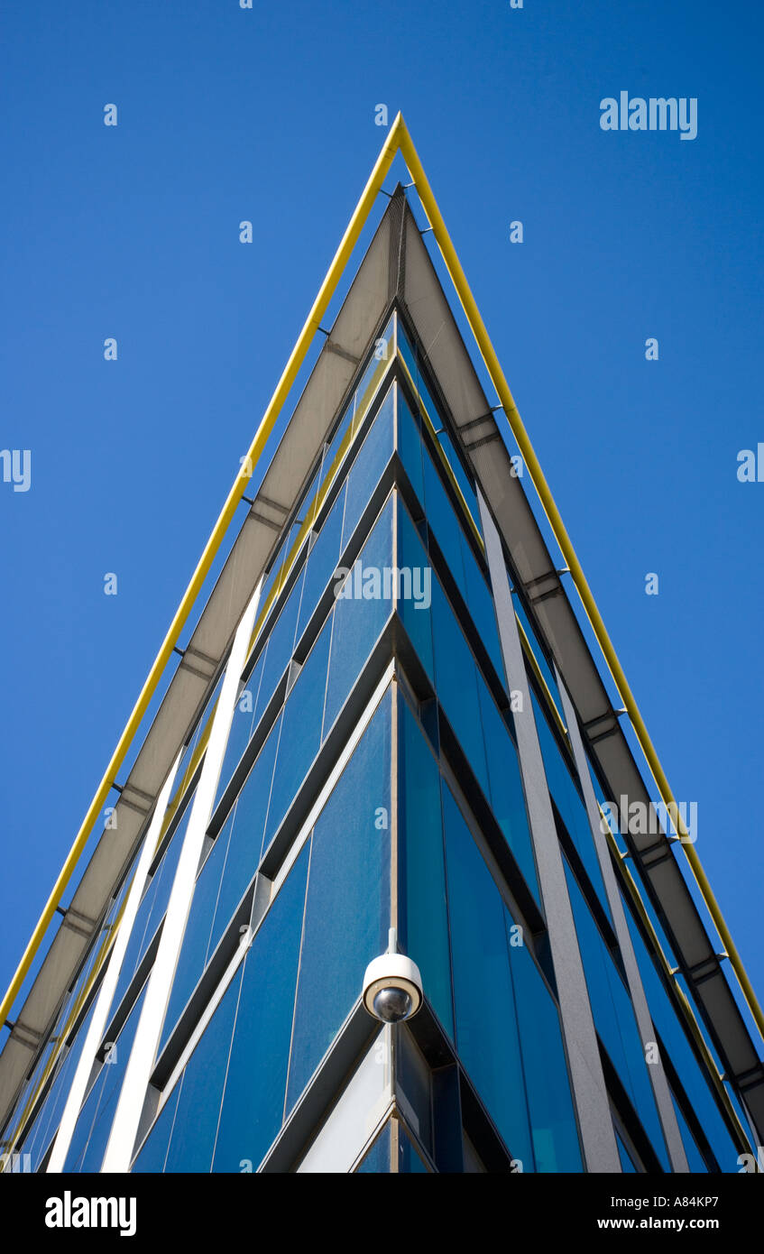 Corner modern building hi-res stock photography and images - Alamy