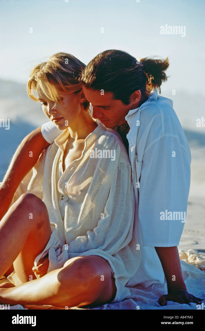 People sitting chilling on beach hi-res stock photography and images ...