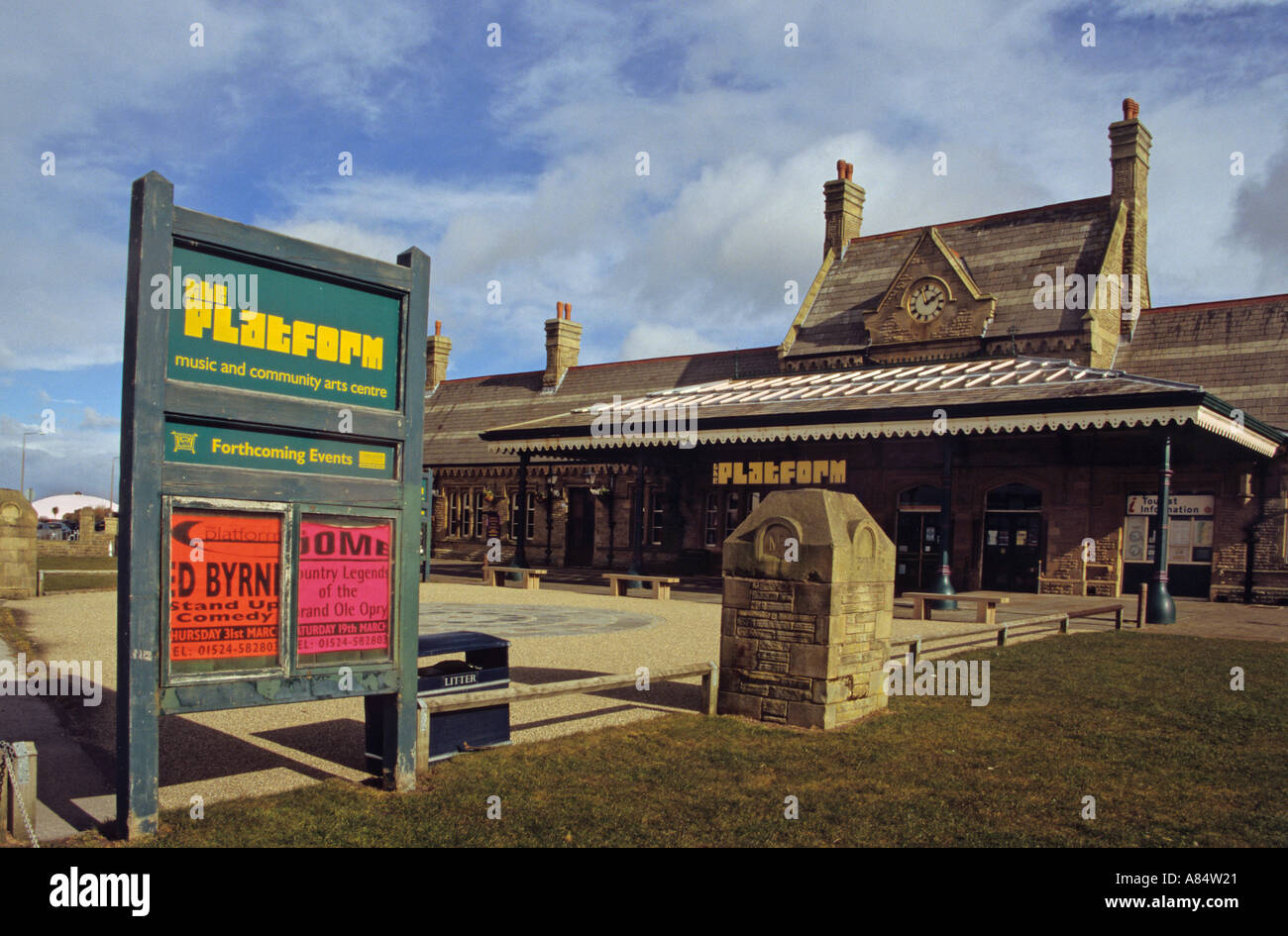 Converted station platform hi-res stock photography and images - Alamy