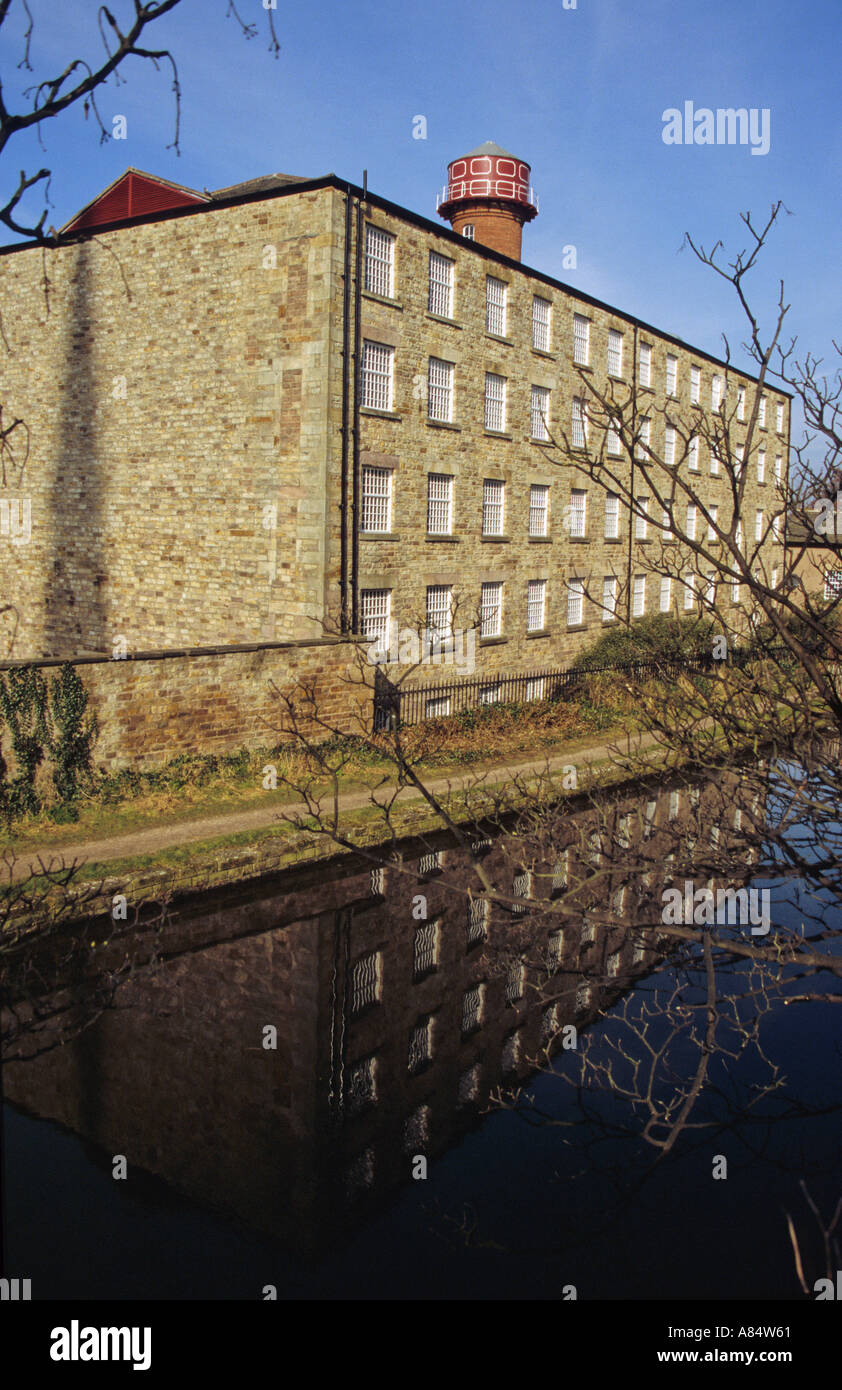 Renovated mill on Lancaster Canal in Lancaster Stock Photo - Alamy