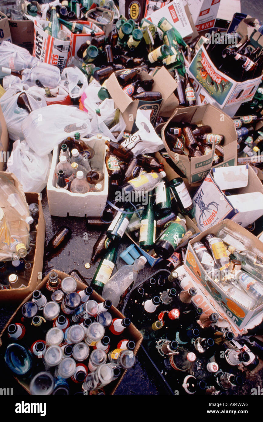 Smashed cardboard boxes hi-res stock photography and images - Alamy