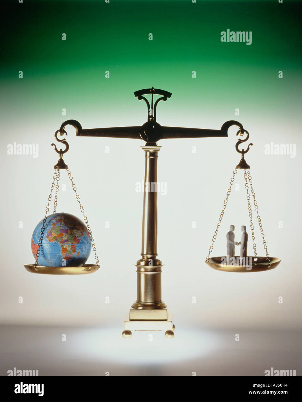 Balancing figures hi-res stock photography and images - Alamy