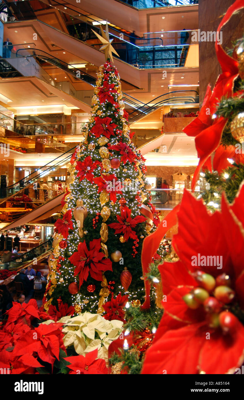 Trump Tower Shopping Mall, Interior Stock Photo - Alamy