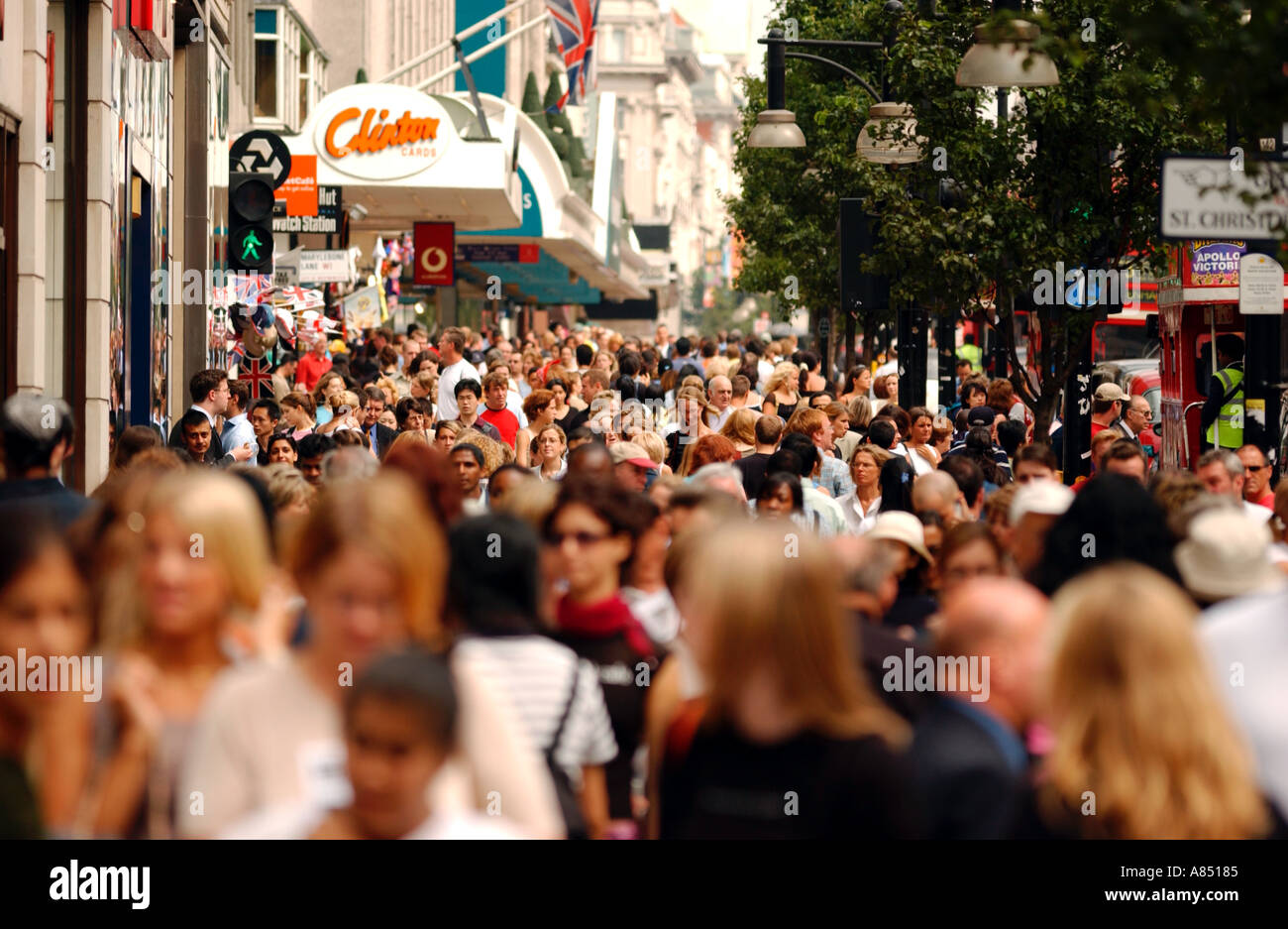 Very crowded street hi-res stock photography and images - Alamy