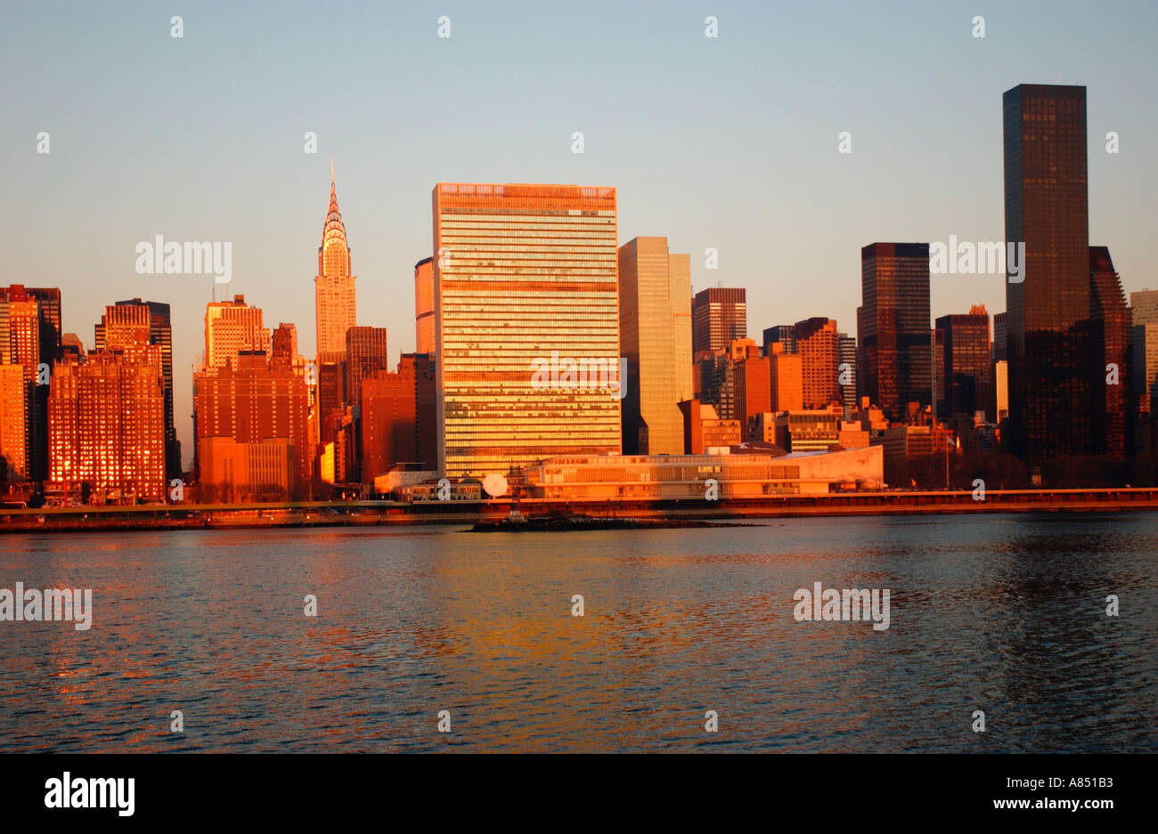 Mid Town Manhattan Skyline, Evening Stock Photo - Alamy