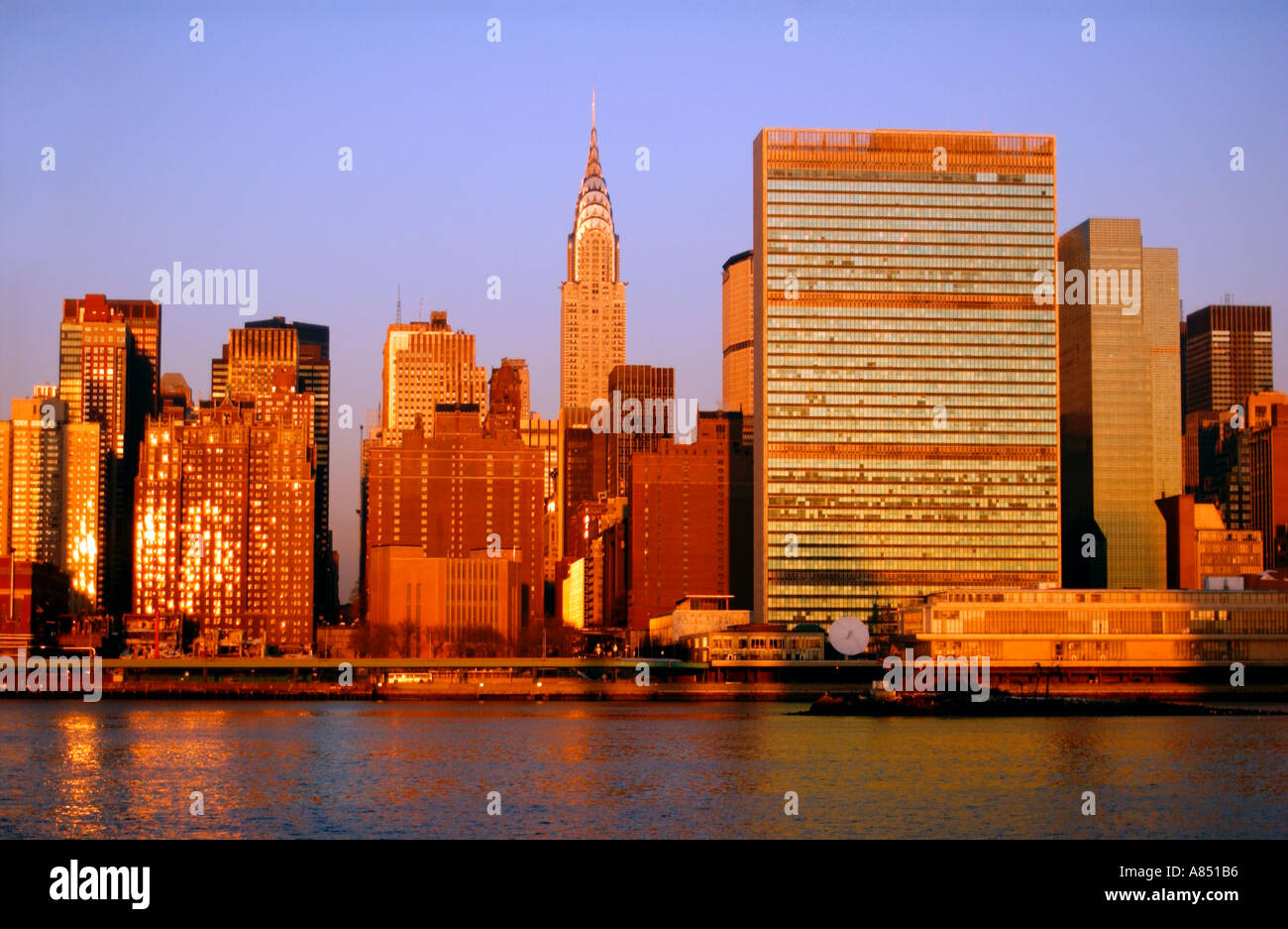 Mid town hi-res stock photography and images - Alamy