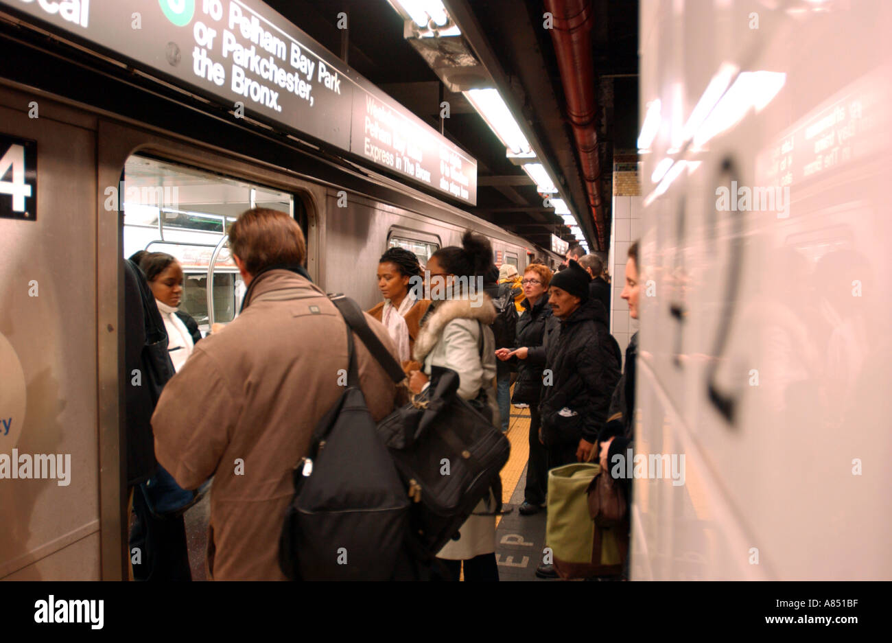 New york subway train at station hi-res stock photography and images ...
