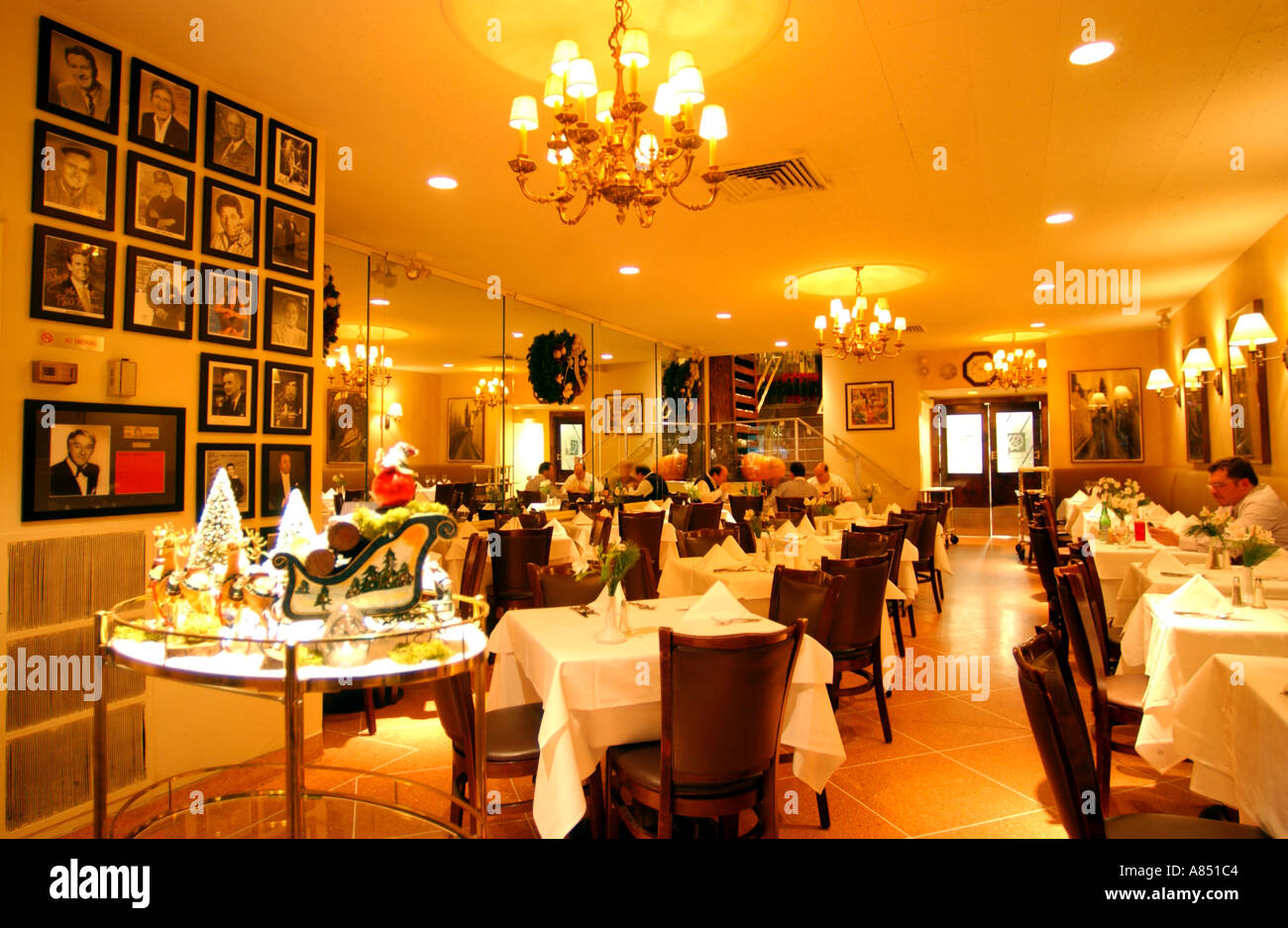 Patsy's Restaurant Interior, Midtown Stock Photo - Alamy