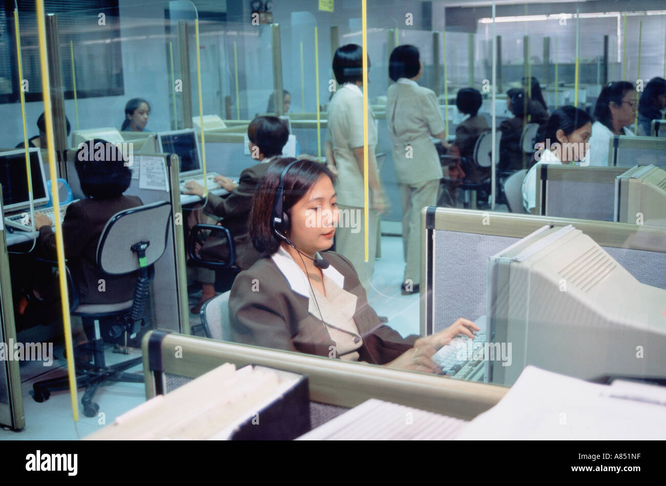 Call center philippines hi-res stock photography and images - Alamy