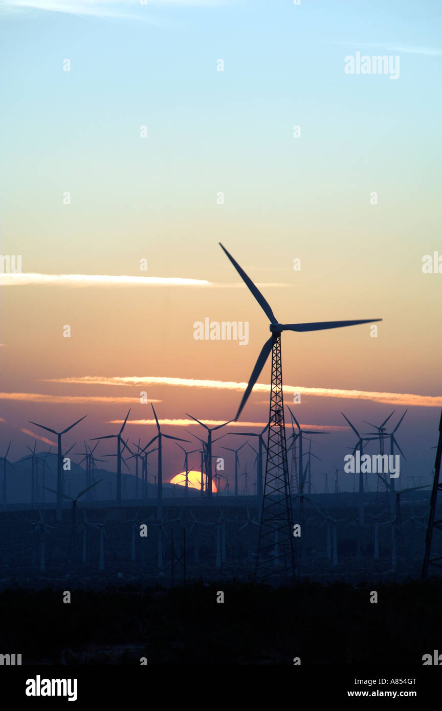 Windmills at the windfarm in San Gorgonio Pass near Palm Springs ...