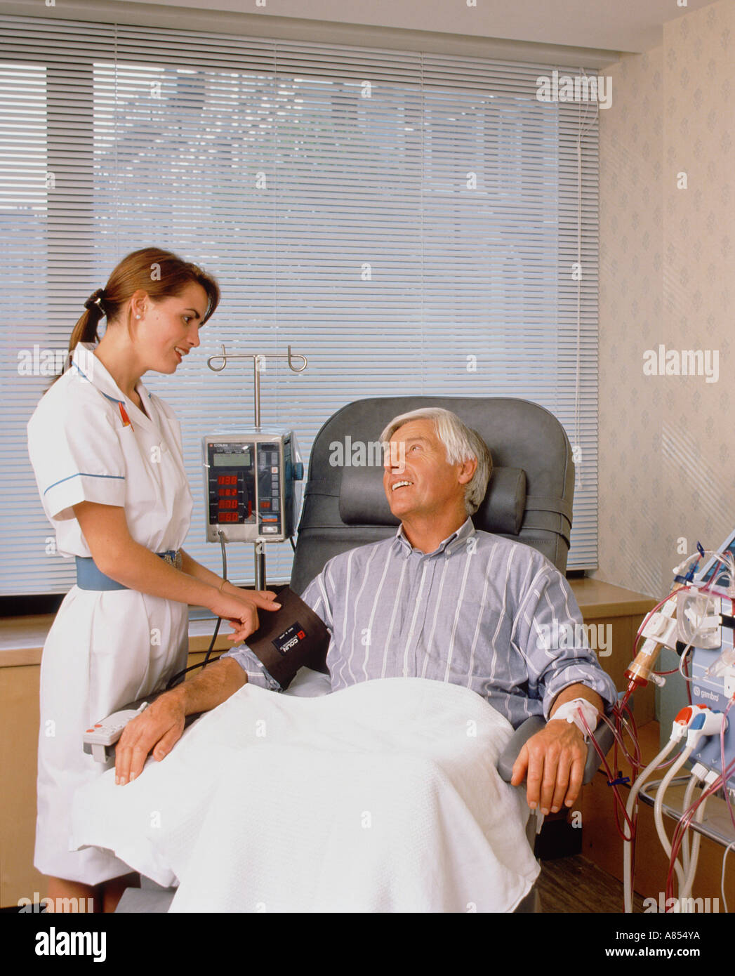 Nurses nhs smile male hi-res stock photography and images - Alamy