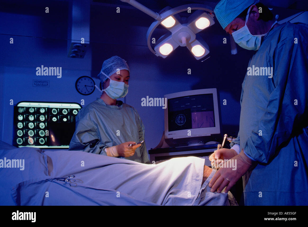 Nhs nurses computer hi-res stock photography and images - Alamy