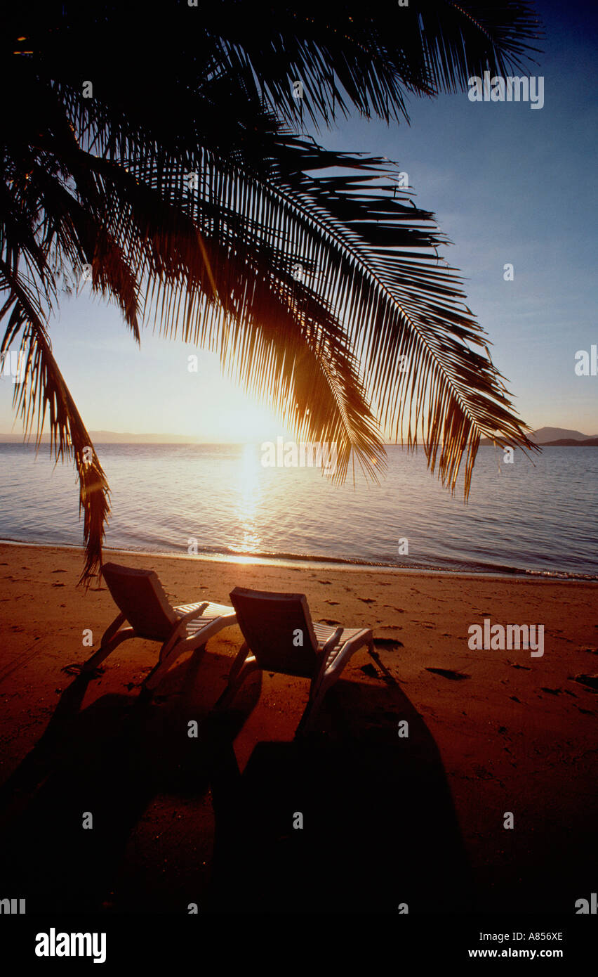 Beautiful empty beach sea hi-res stock photography and images - Alamy