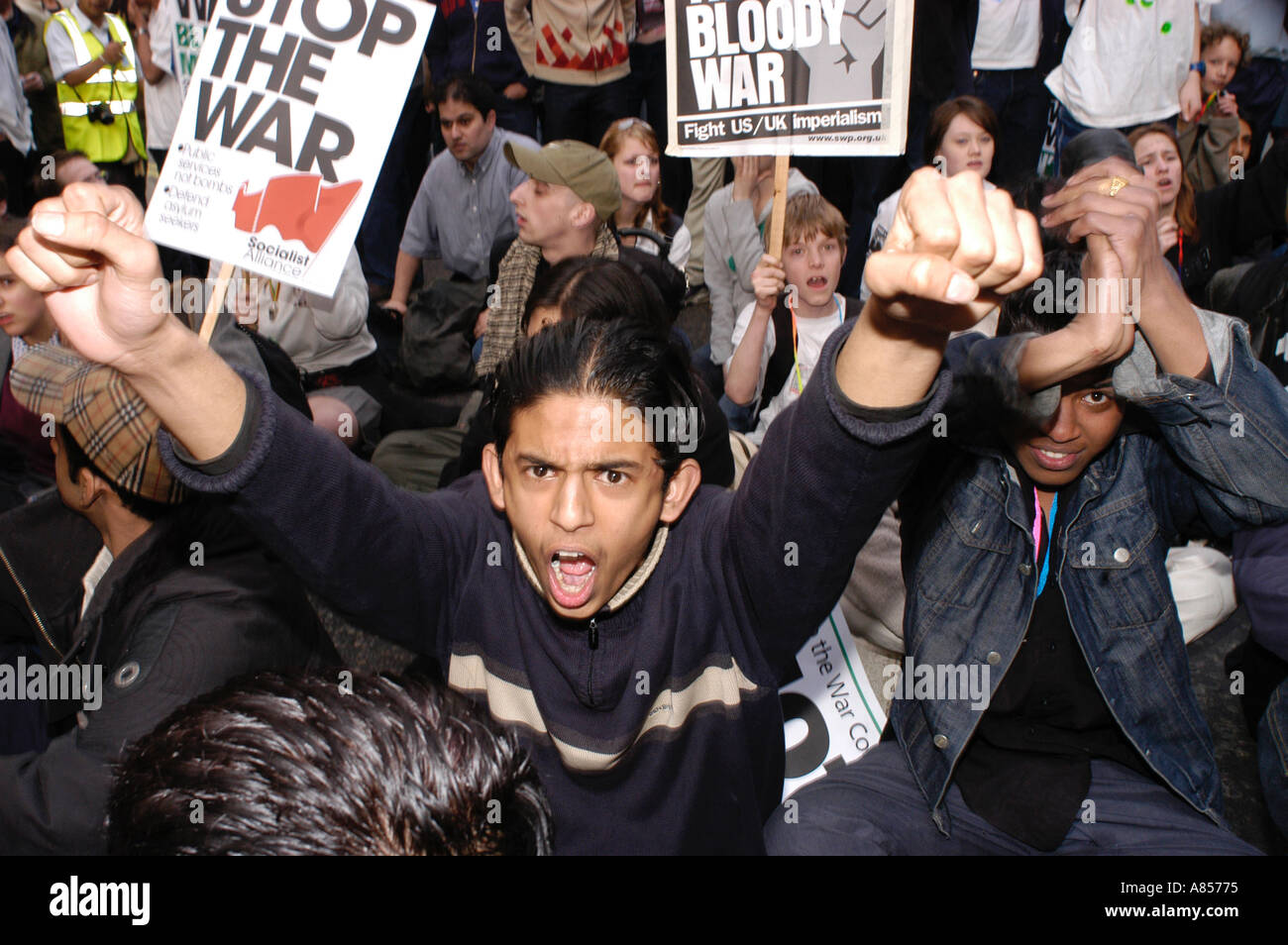 Iraq war march london 2003 hi-res stock photography and images - Alamy