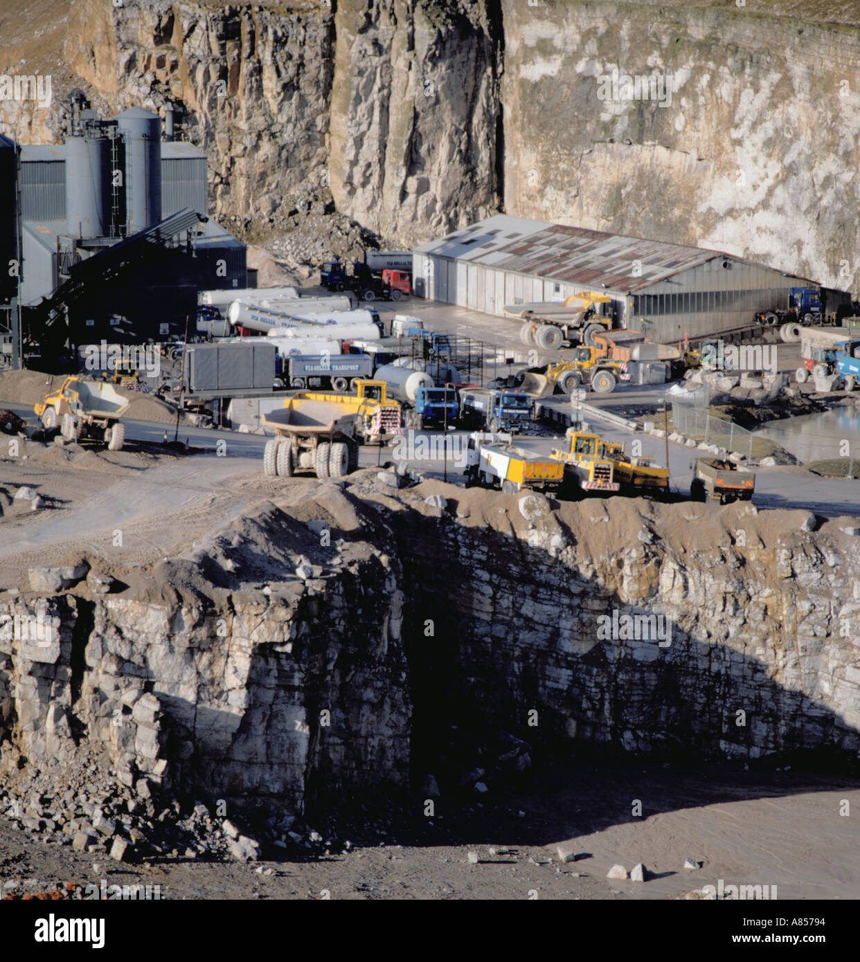 Blasting powder hi-res stock photography and images - Alamy