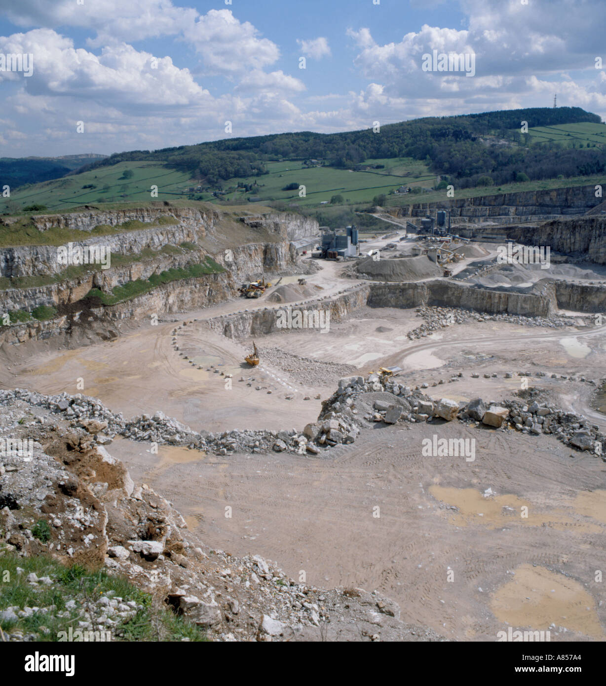 Derbyshire england summer quarry hi-res stock photography and images ...