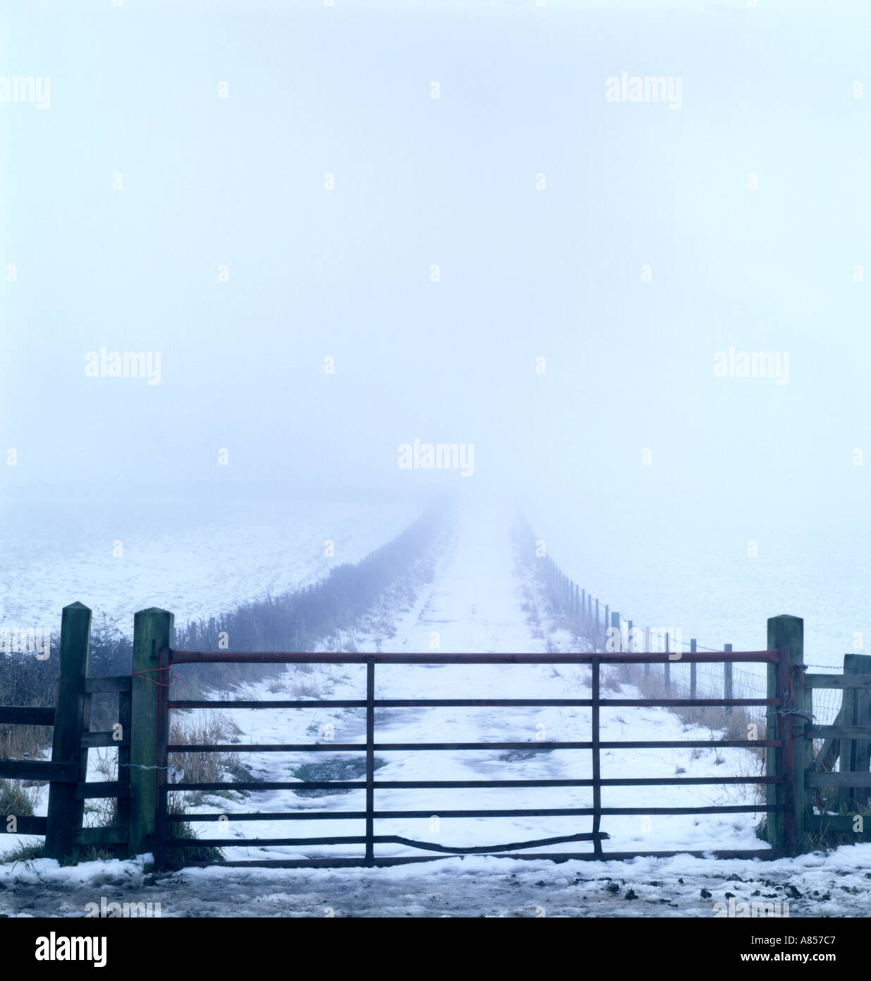 Gateway to nowhere hi-res stock photography and images - Alamy