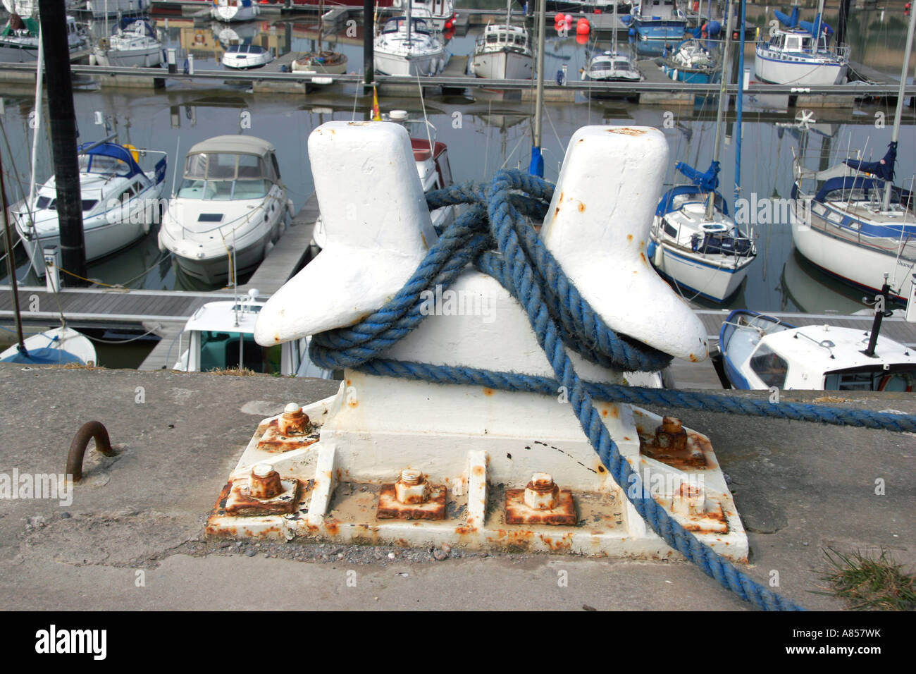 Capstan rust hi-res stock photography and images - Alamy