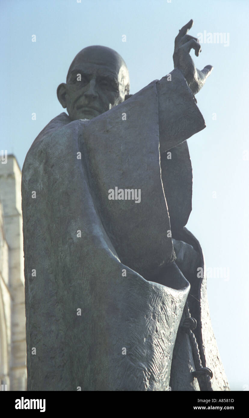 Saint richard hi-res stock photography and images - Alamy