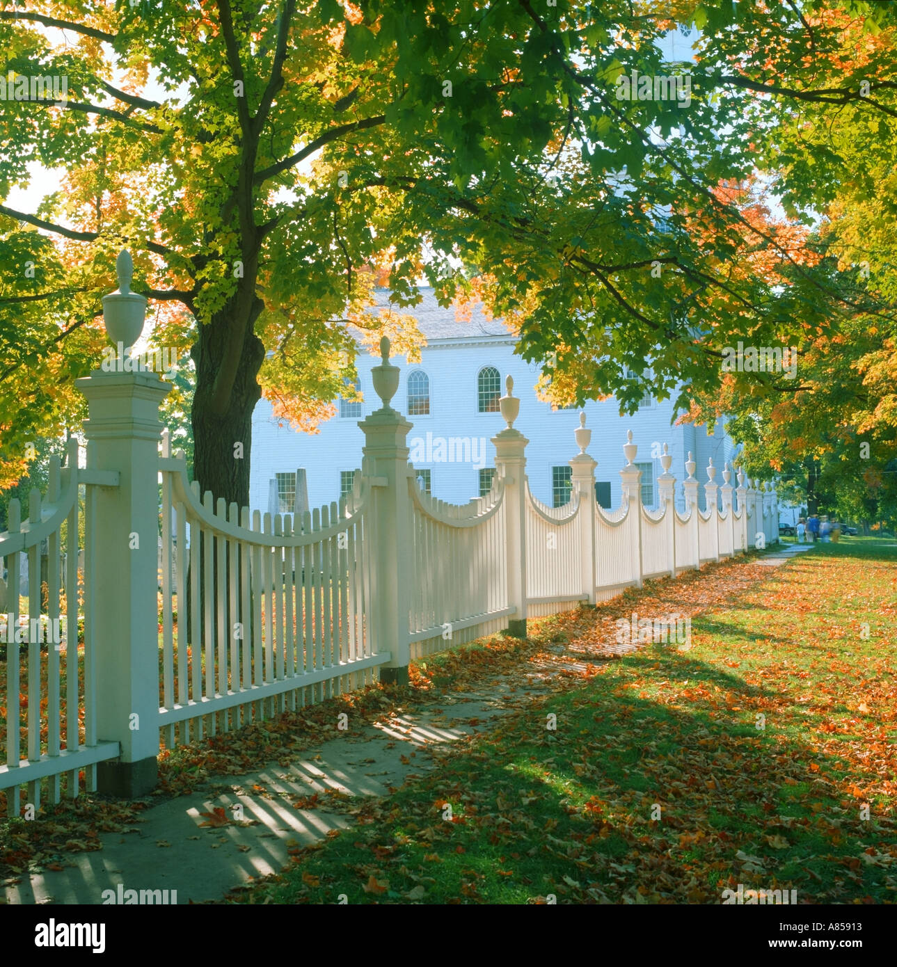 White church hi-res stock photography and images - Alamy
