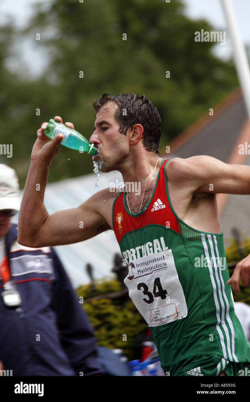 Athlete rehydrating hi-res stock photography and images - Alamy