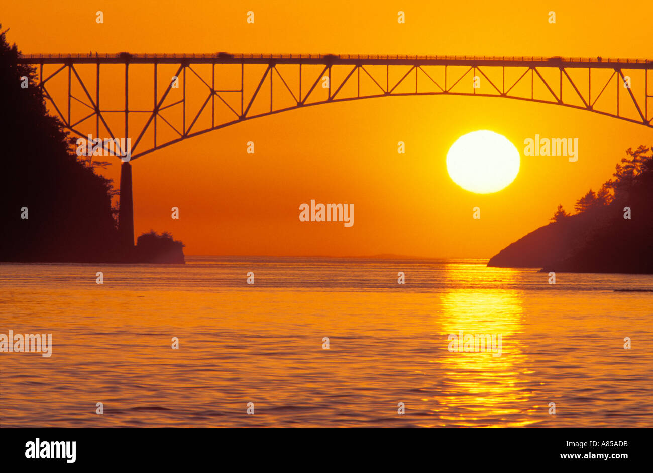 Sunset behind Deception Pass Bridge Deception Pass State Park ...
