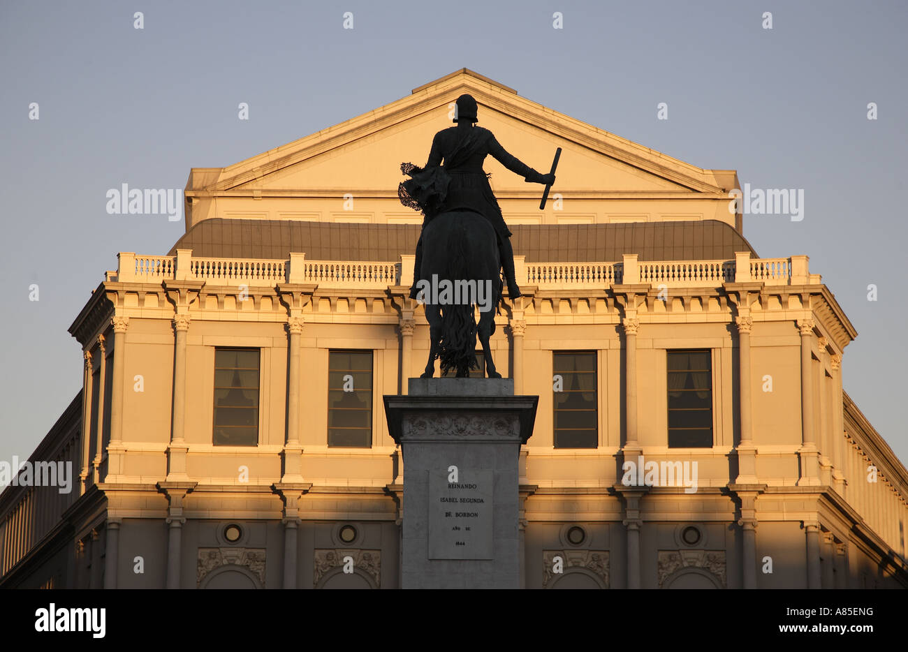 Opera house madrid hi-res stock photography and images - Alamy