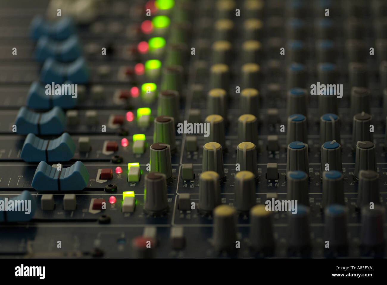 Electronic mixer controls knobs hi-res stock photography and images - Alamy