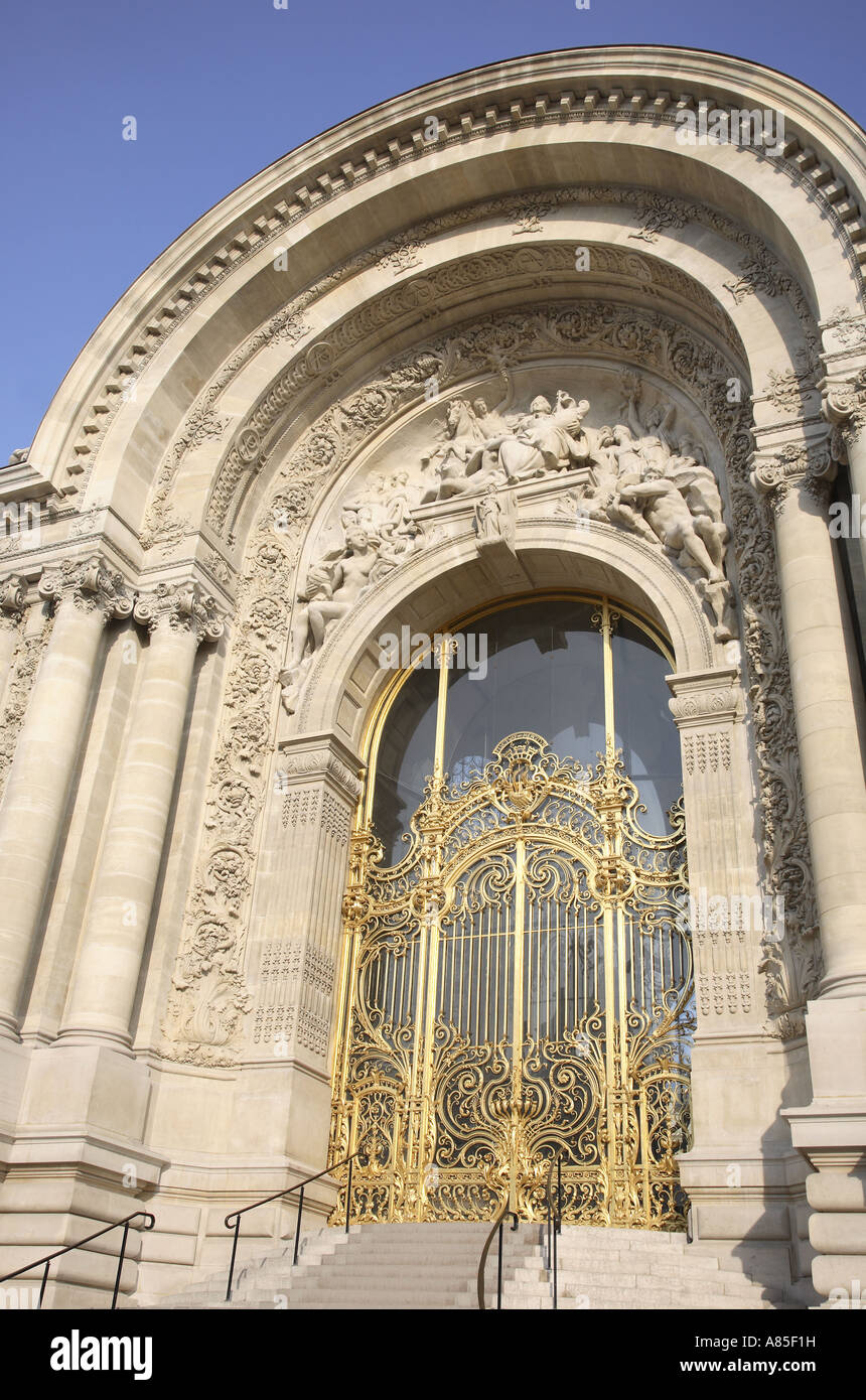 Main Door of Petit Palais Palace, Paris, France Stock Photo - Alamy
