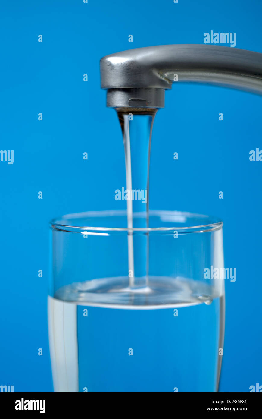 Filling glass mains water drinking hi-res stock photography and images ...